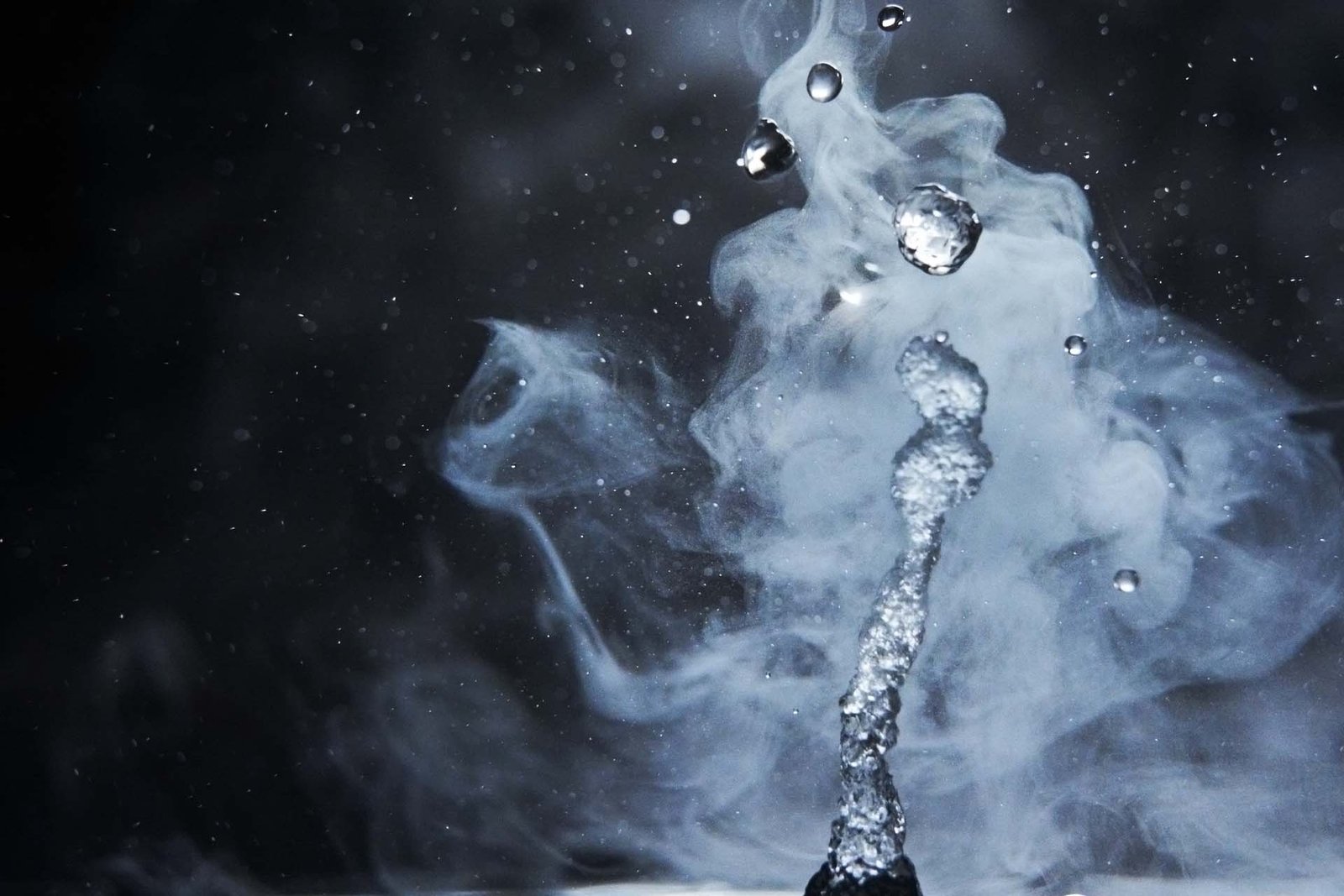 Het Ether-element in yoga: Oneindigheid en Creatief Potentieel - yogablog